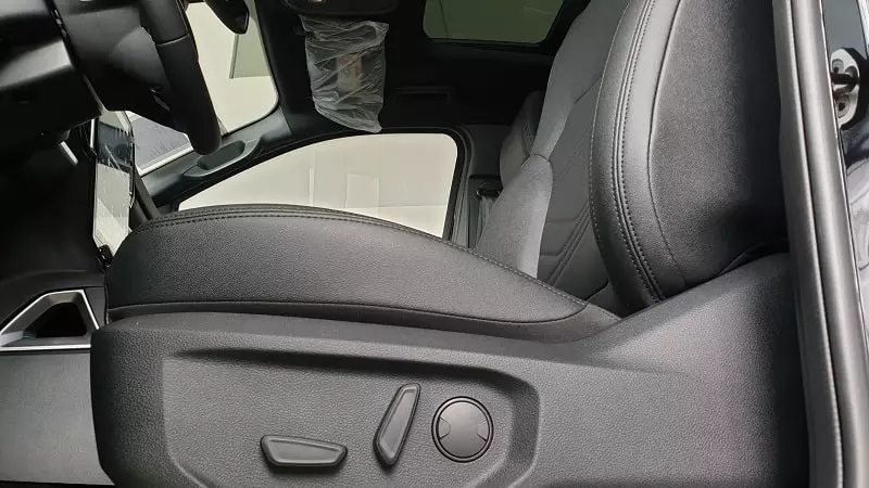 Giá xe Ford Everest Titanium 4x2 2023